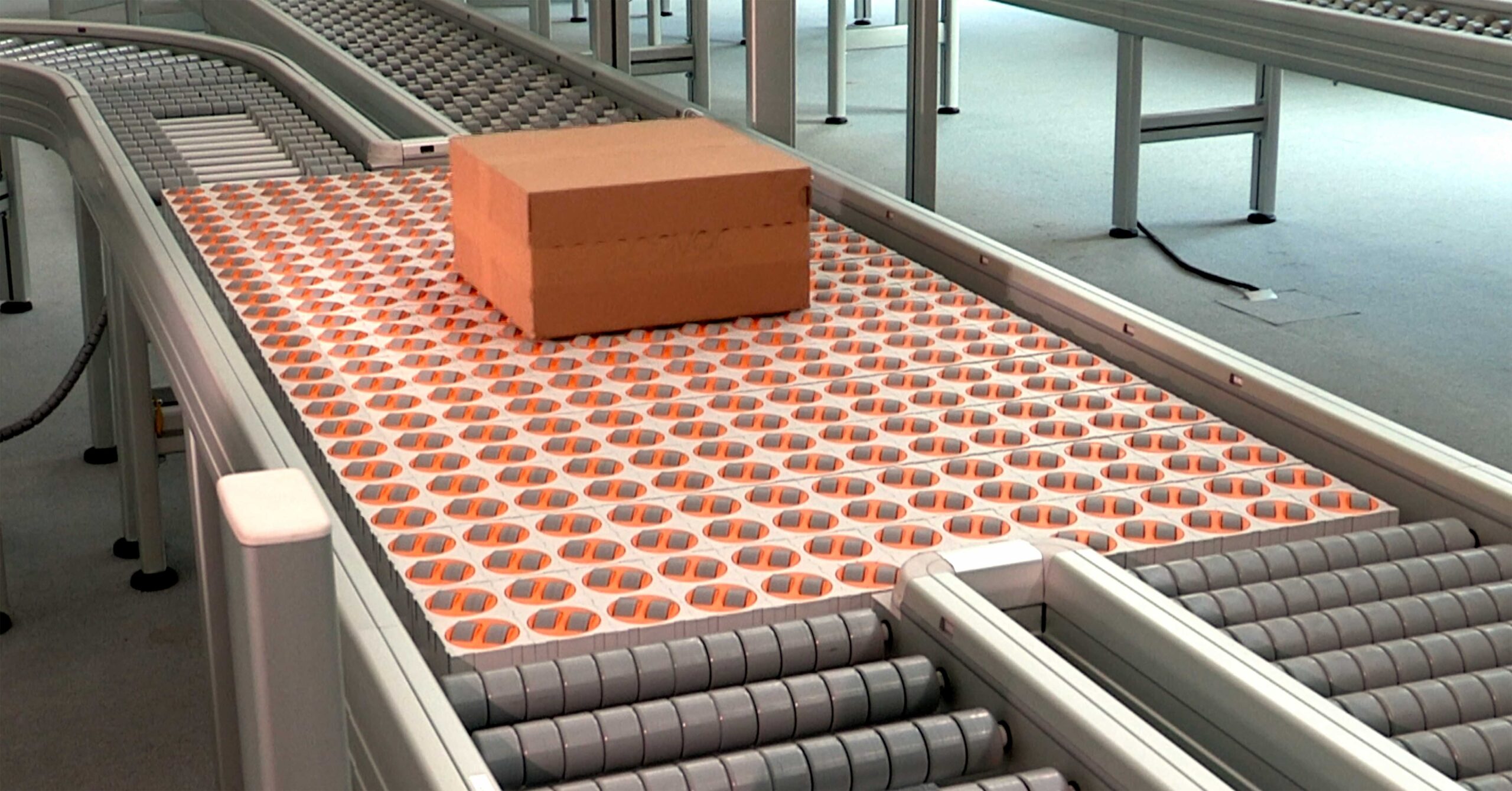 Omni-directional transfer Units (OTU) for large double crossing ...