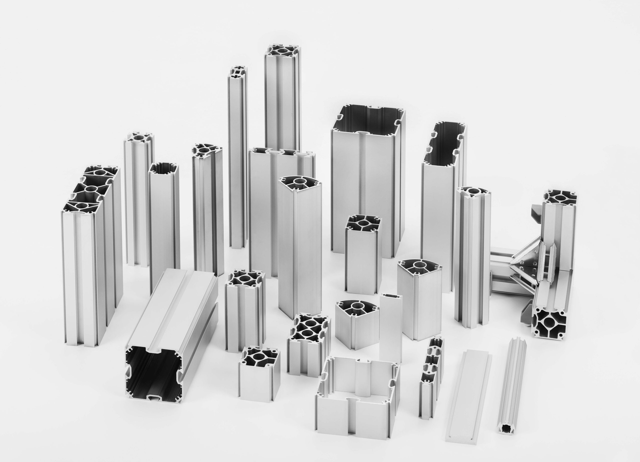 Montech launches a new aluminium framing system - Factory & Handling ...